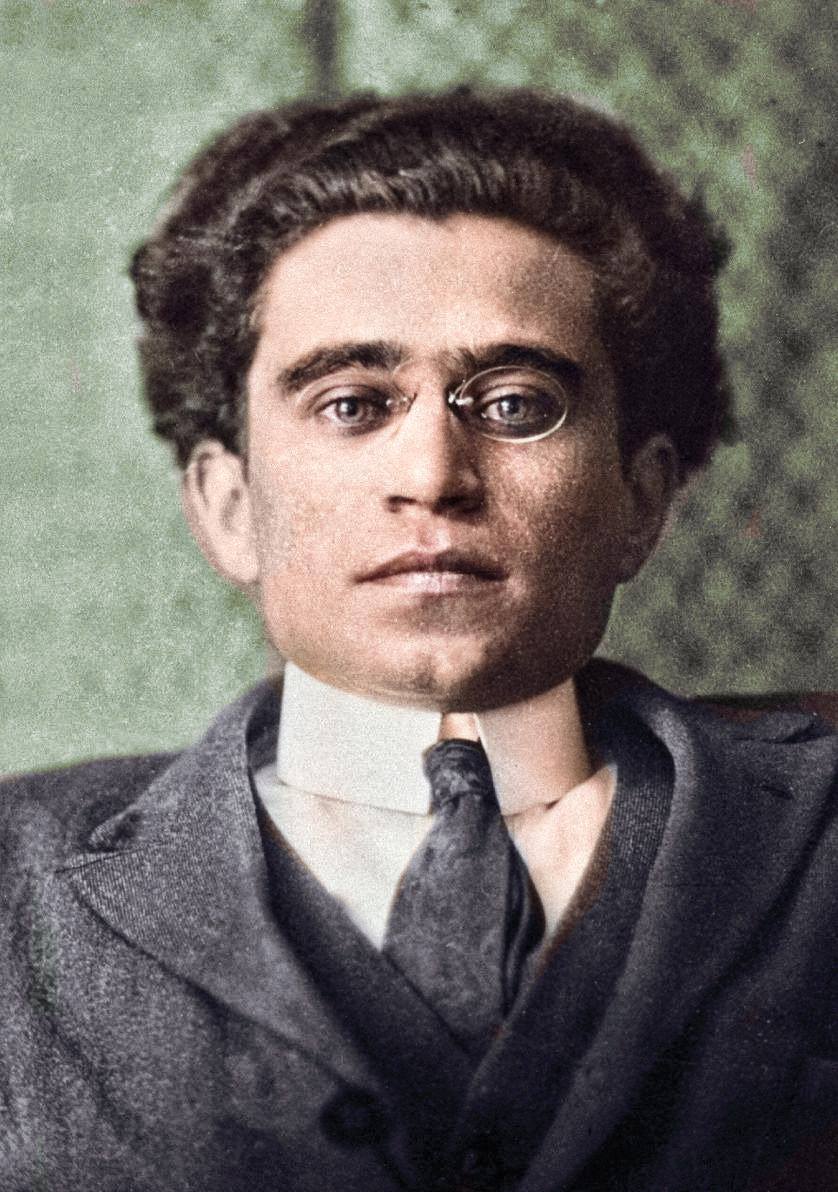 Perjuangan Serta Perkembangan Politik Antonio Gramsci - Arah Juang